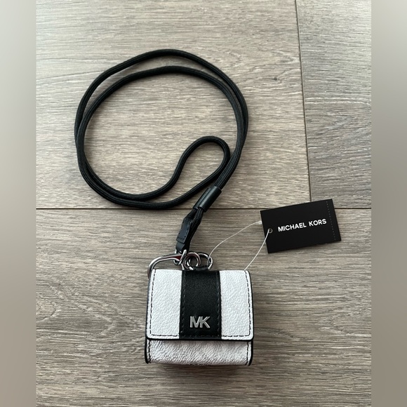 Michael Kors | Bags | Nwt Michael Kors White And Black Leather Airpod ...